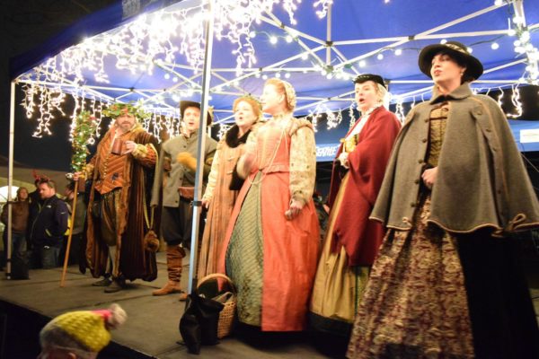 Seattle Shines with the Annual Pathway of Lights at Green Lake Park ...